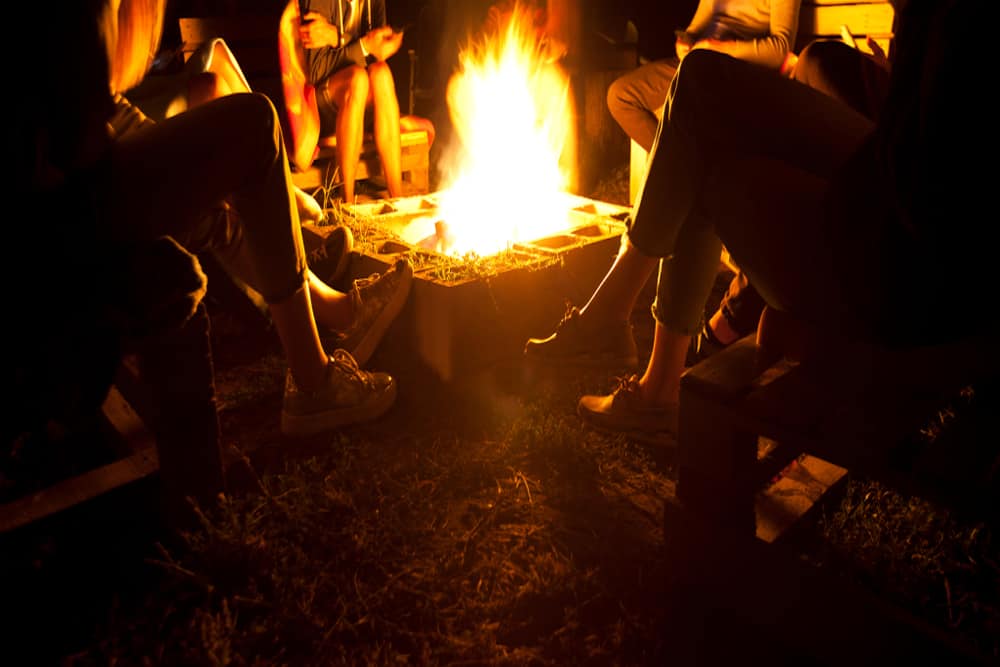 How to Tell an Awesome Campfire Story When You Stay at Our Smoky ...